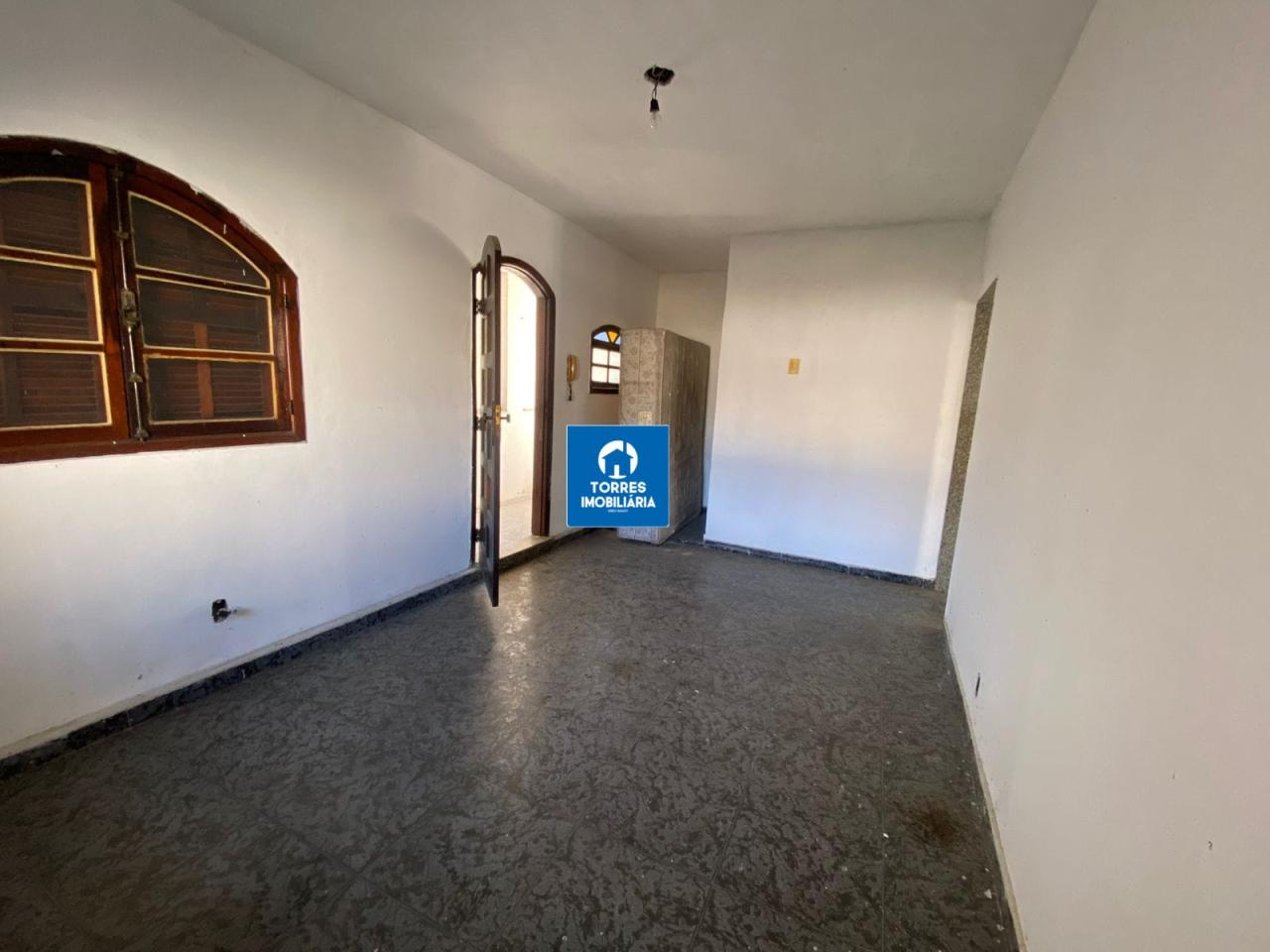 CASA DE 2 ANDARES COM TERRAÇO NO CAMARÃO, SG-RJ. - Torres Imóveis
